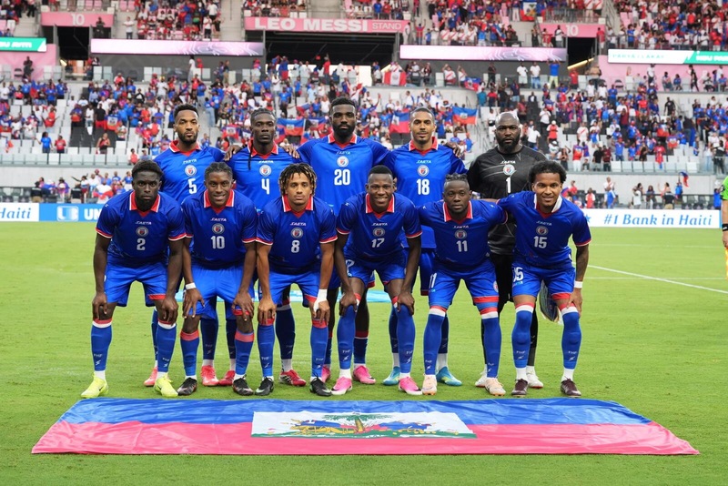 Haiti costretta a cambiare maglia ai Mondiali: la divisa vietata dalla FIFA