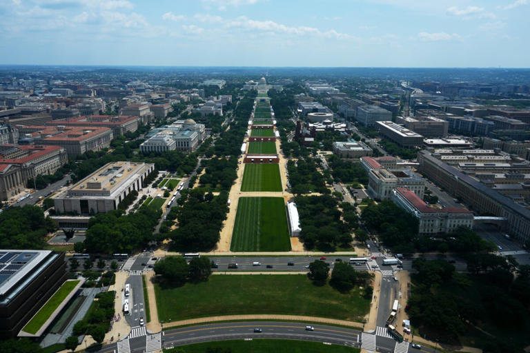 Mystery on the National Mall as authorities respond to giant '8647 ...