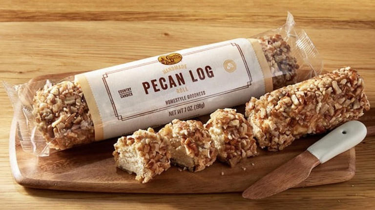 9 Cracker Barrel Country Store foods everyone should try