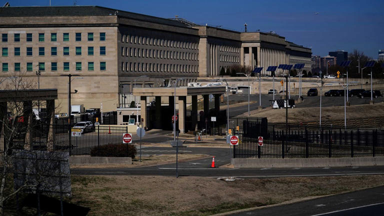 Hazmat teams swarm Pentagon over potential air quality issue