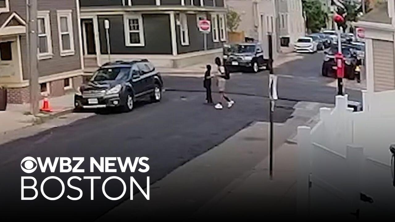 Boston police release surveillance video of 2 thieves with gun robbing ...