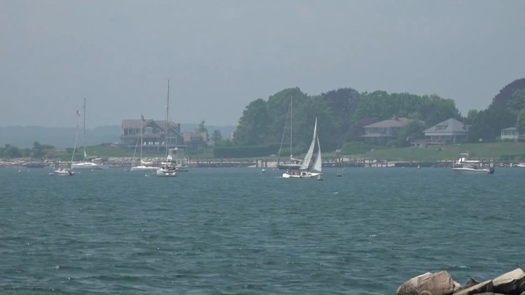 Cooler temperatures draw people to Stonington as inland Connecticut ...