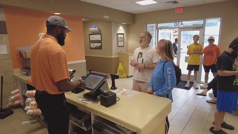 DeRidder Whataburger employee spreads kindness, one smile at a time