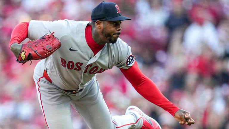 Red Sox's Aroldis Chapman has 1 condition if Yankees try to land him