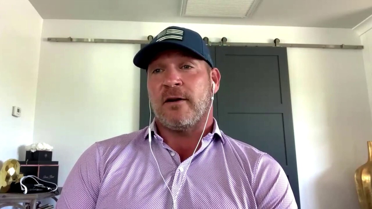 Bears legend Brian Urlacher rips Illinois Dems as team prepares to ...