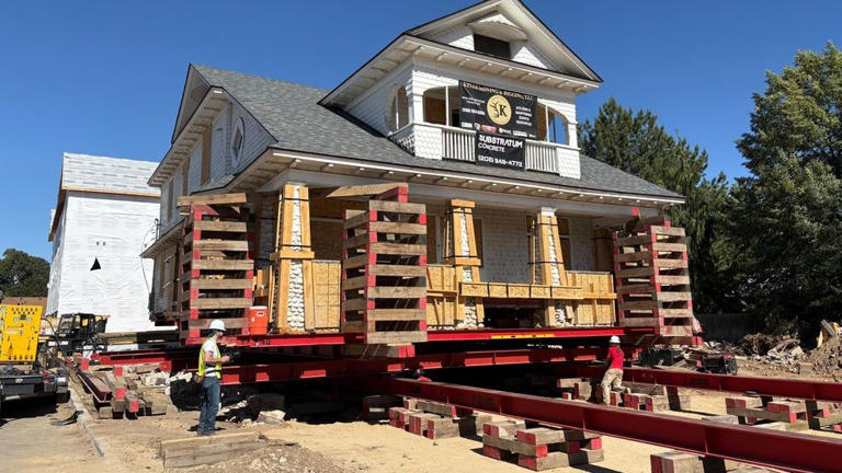Famed Nathan Smith House in Boise 'skates' down the street to new location