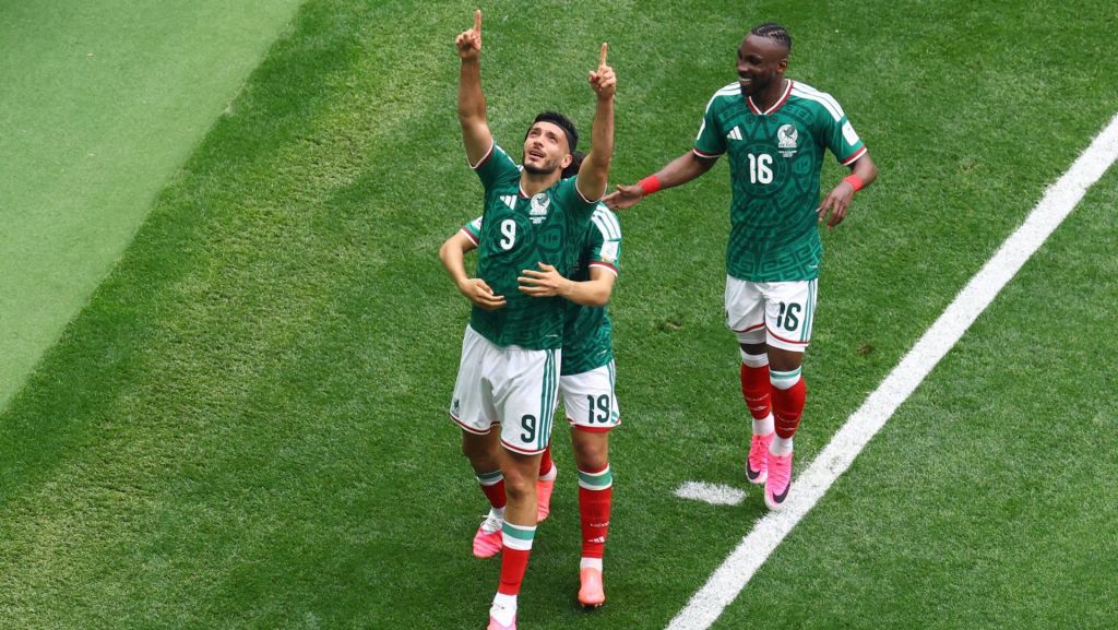 Fox starts World Cup with hydration break ads and no Shakira