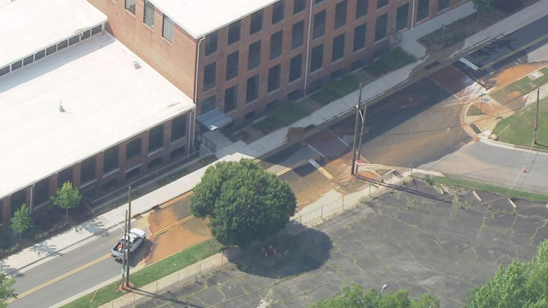 Water main break shuts down west Charlotte intersection