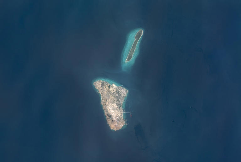 Kharg Island takeover feud reignited—'game changer' or hostage 'disaster'