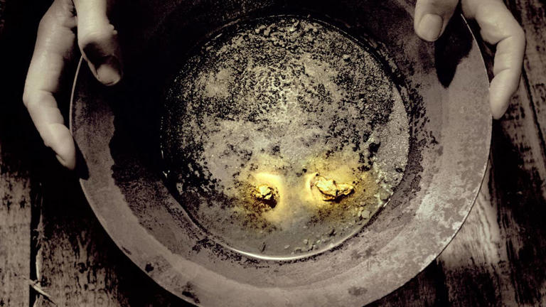 Gold loses its luster as rate-hike fears take over
