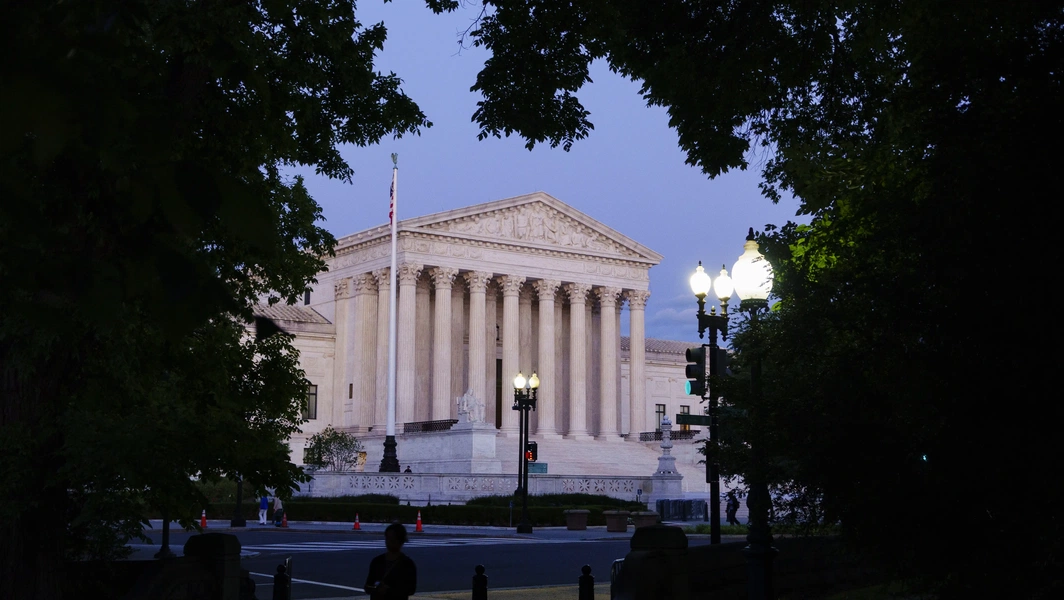 Barrett rebukes liberal justices in investor lawsuit ruling