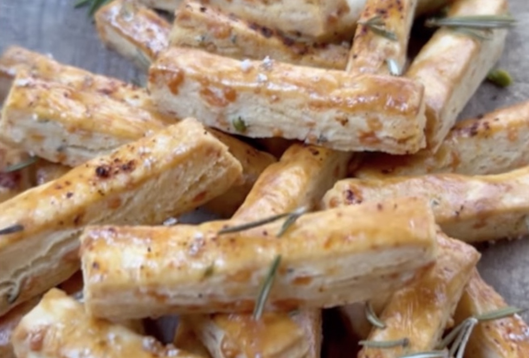 Apéro improvisé : la recette des biscuits salés de Julien Duboué avec ...