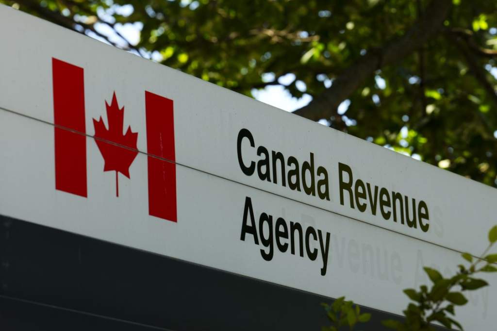 CRA taking up to 47 weeks to process some tax return changes, watchdog says