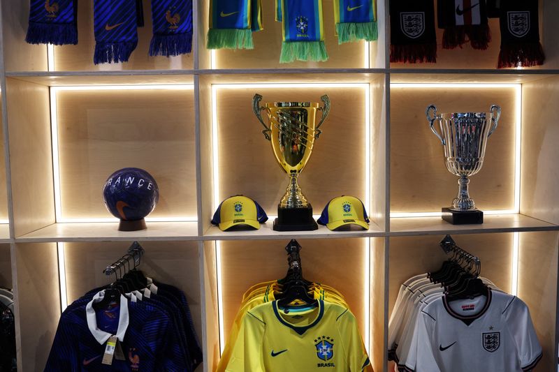 La estrategia de Nike para el Mundial: plantar cara a Adidas y ...