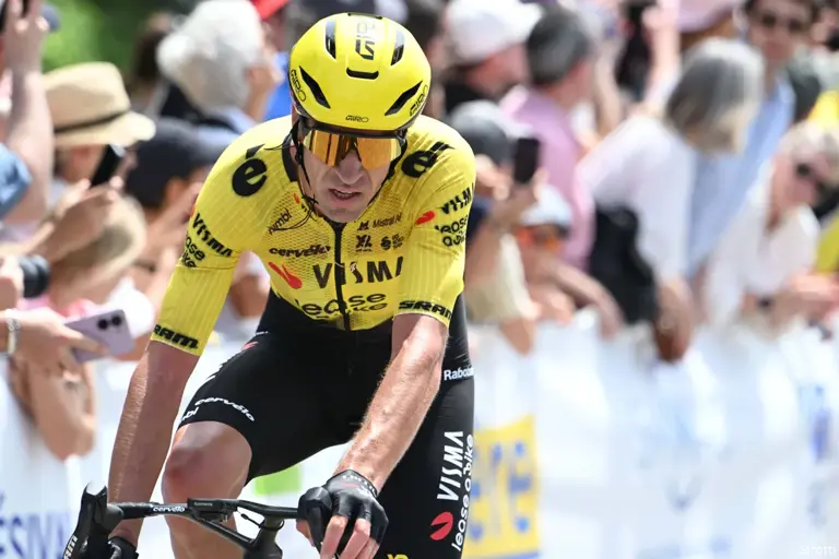Bloemen mogen na zege Van Aert richting Armirail na ongekend beulswerk ...