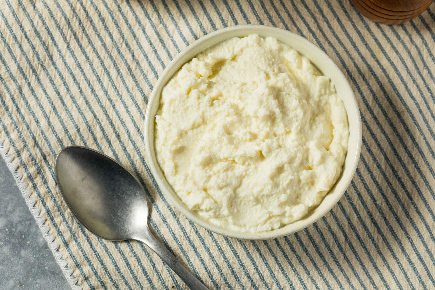 Multistate listeria outbreak linked to cheese leaves 1 dead, 8 hospitalized