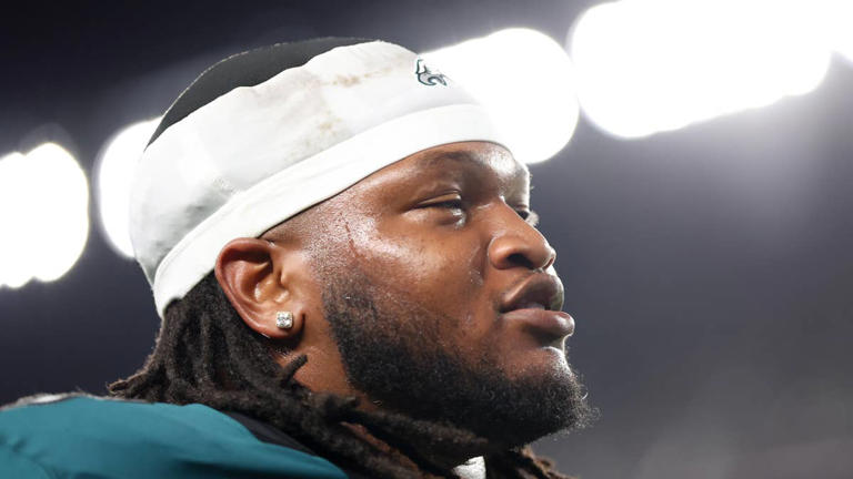 Eagles must decide on a potential record-breaking extension for Jalen ...