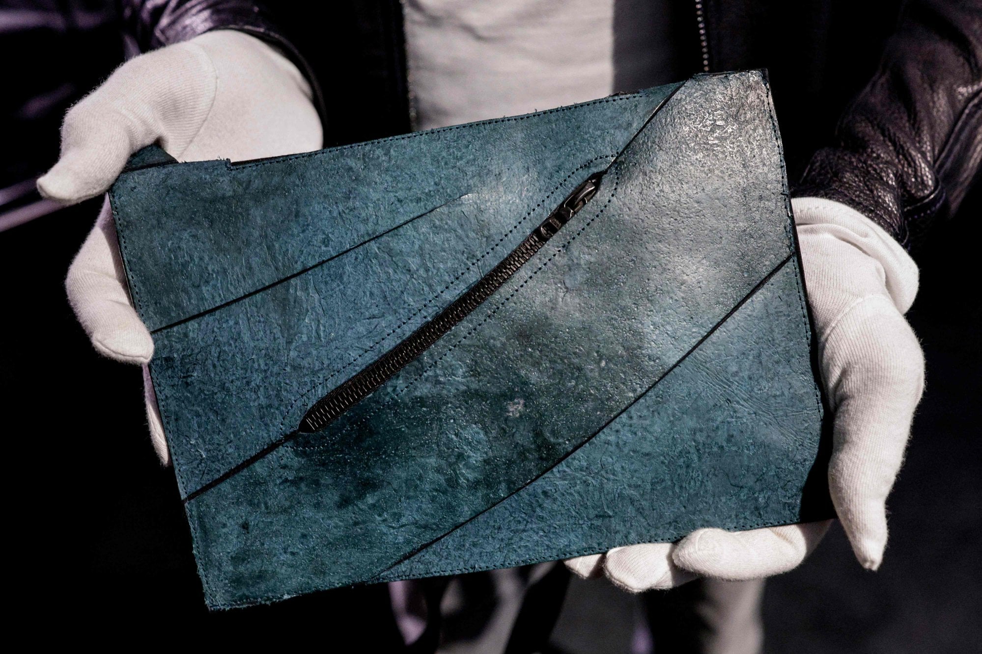Bag made from 'T rex leather' to be auctioned in Paris