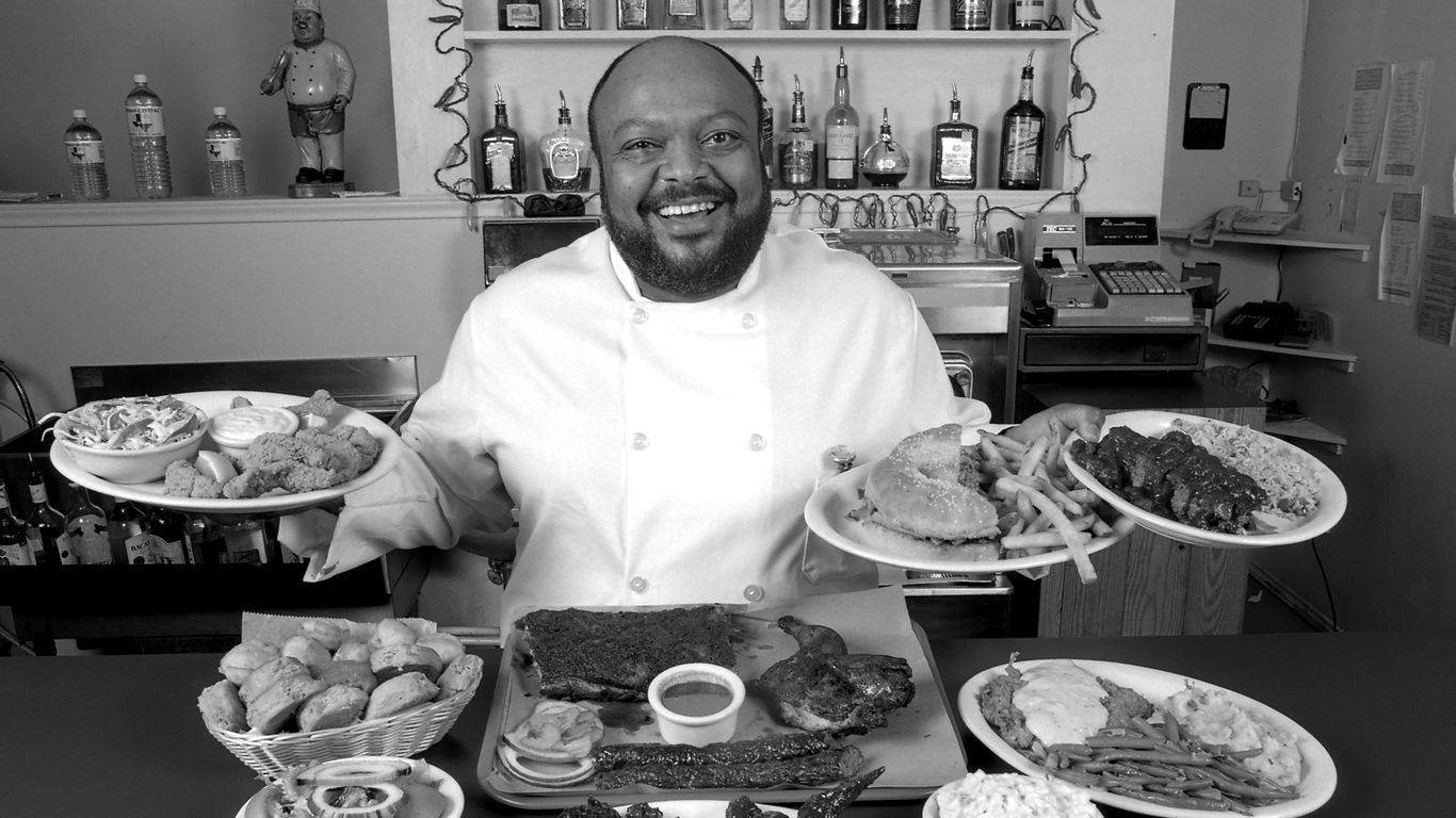 Austinites rally to celebrate Hoover's Cooking owner