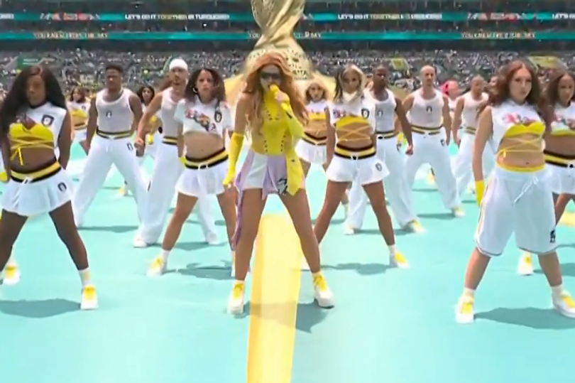 'Fake Shakira' theories go viral as fans claim they spot 'body double ...