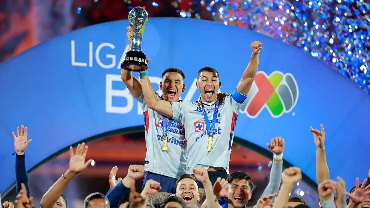 Cruz Azul analiza salidas en su plantel campeón; estos jugadores, entre ...