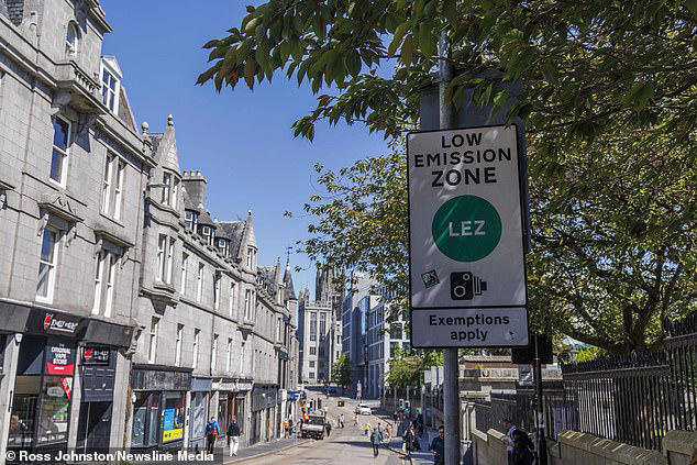 Motorists stung by LEZ fines to fund £60,000 'urban bees' project