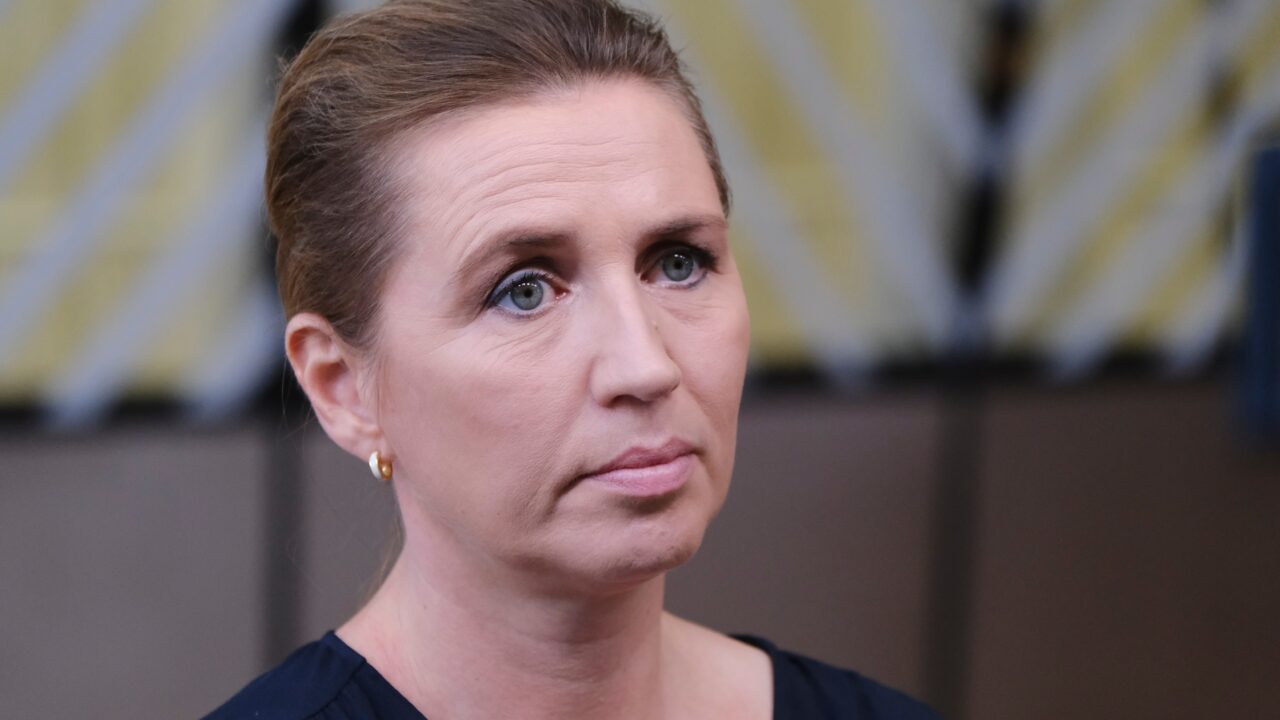 Regeringen klar med økonomisk håndsrækning: Over 1 million danskere kan ...