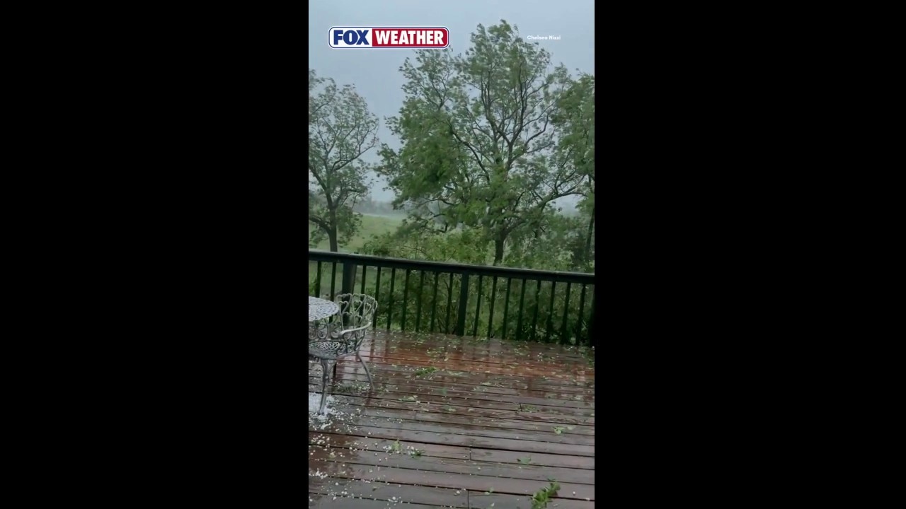 Hail blasts Van Wert, Iowa, during severe thunderstorm
