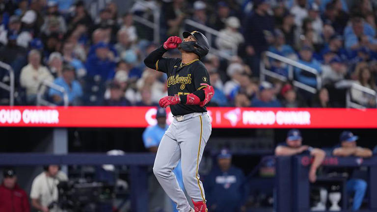 Pirates make Esmerlyn Valdez move after Oneil Cruz injury