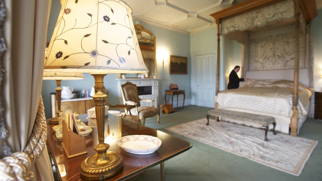11 famous real-life homes from movies and TV