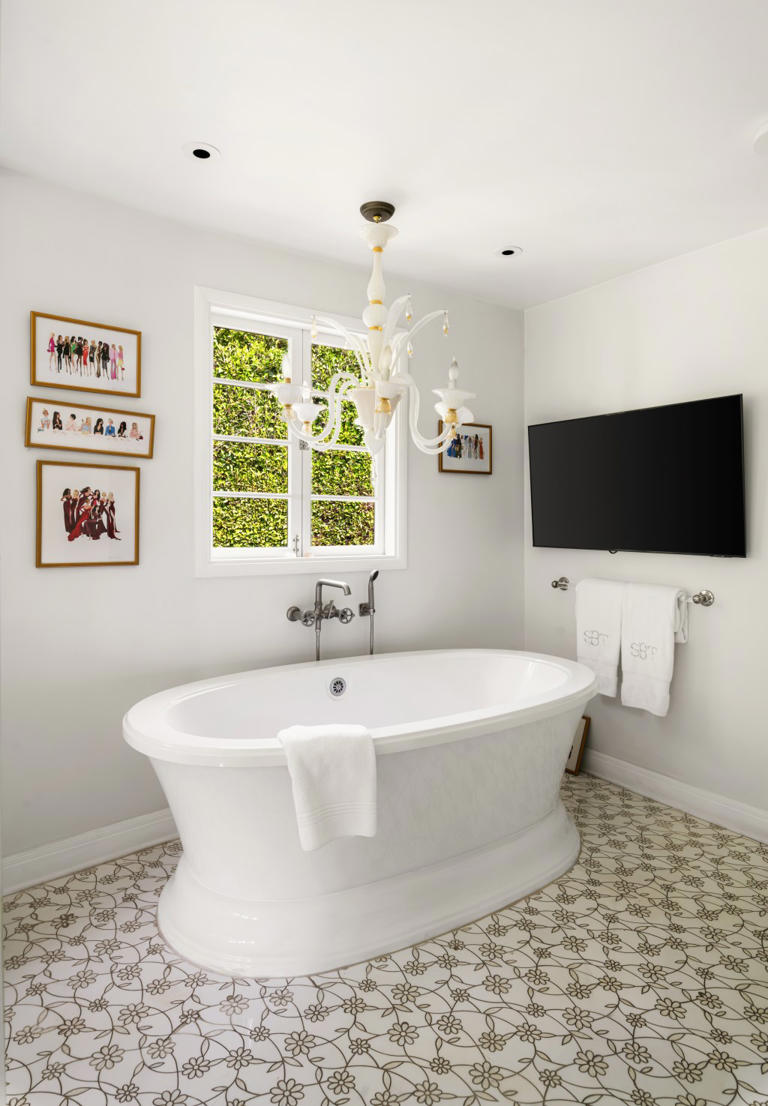 Sutton Stracke’s gorgeous LA mansion lists for millions — see inside ...
