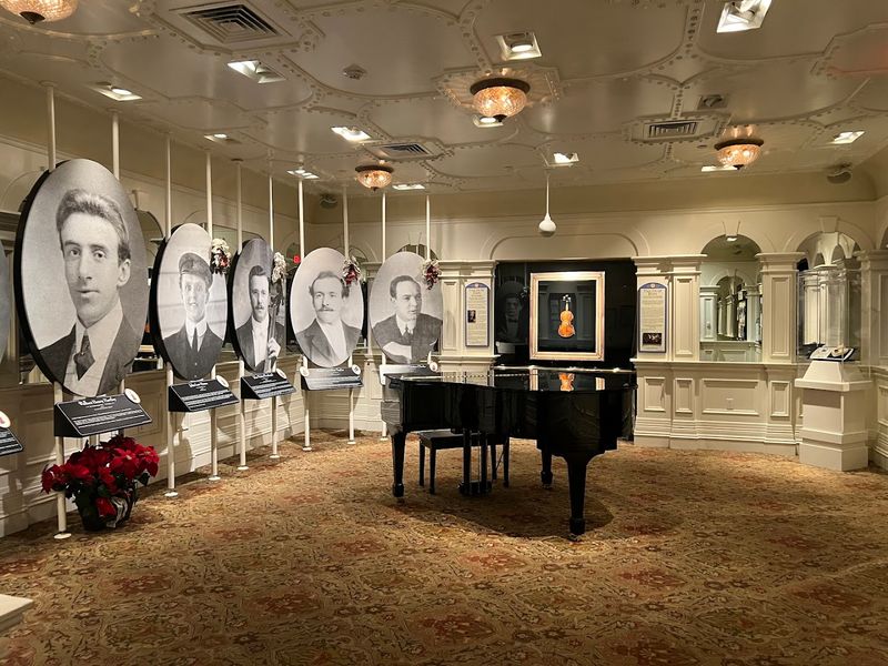 The Missouri museum where you can walk through a life-size Titanic ...