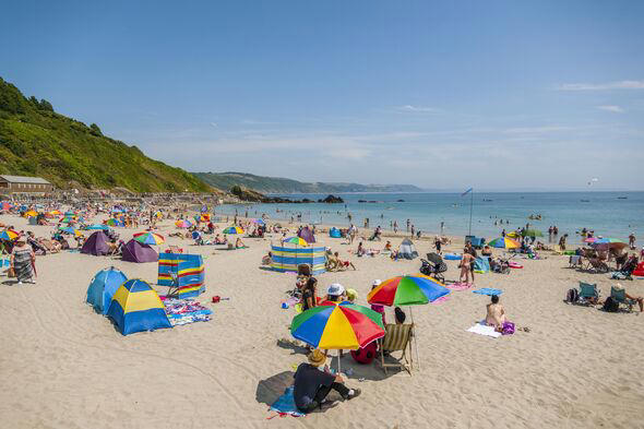 UK weather maps show exact date 30C heat surge hits in June - 14 ...