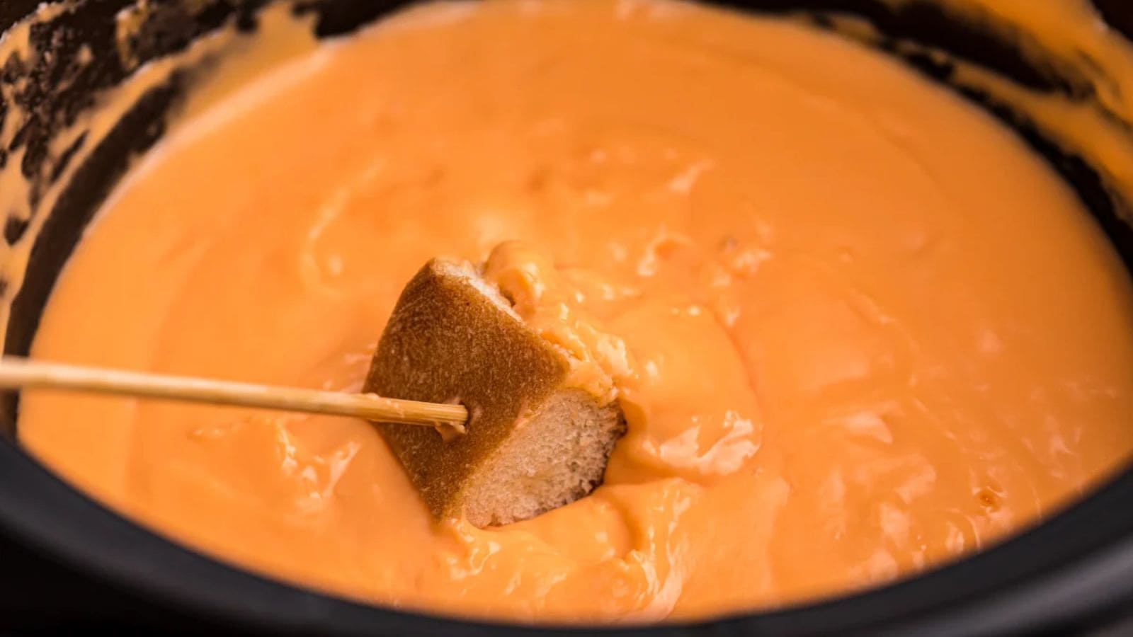 16 melty, delicious fondue recipes everyone will crowd around