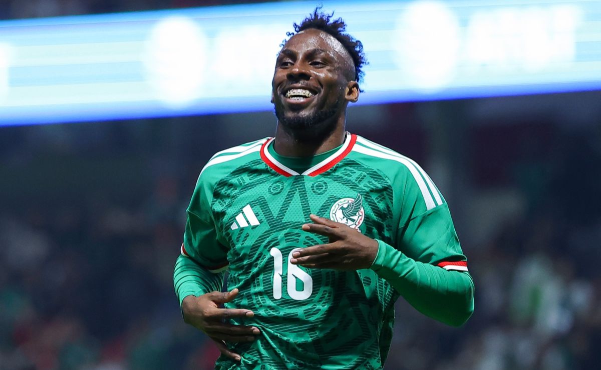 Video: Julian Quinones scores first 2026 World Cup goal for Mexico ...
