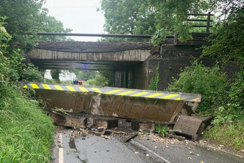 Bedworth bridge collapse - Network Rail issues update on major UK train ...
