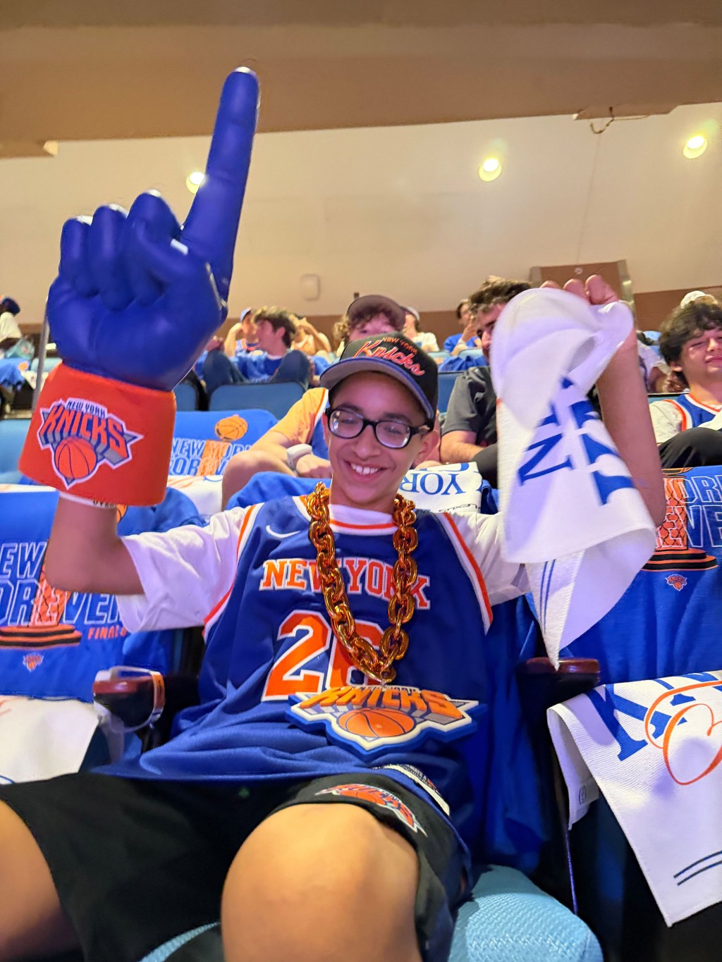 Beloved Knicks superfan witnessed stunning Game 4 victory — and met his ...