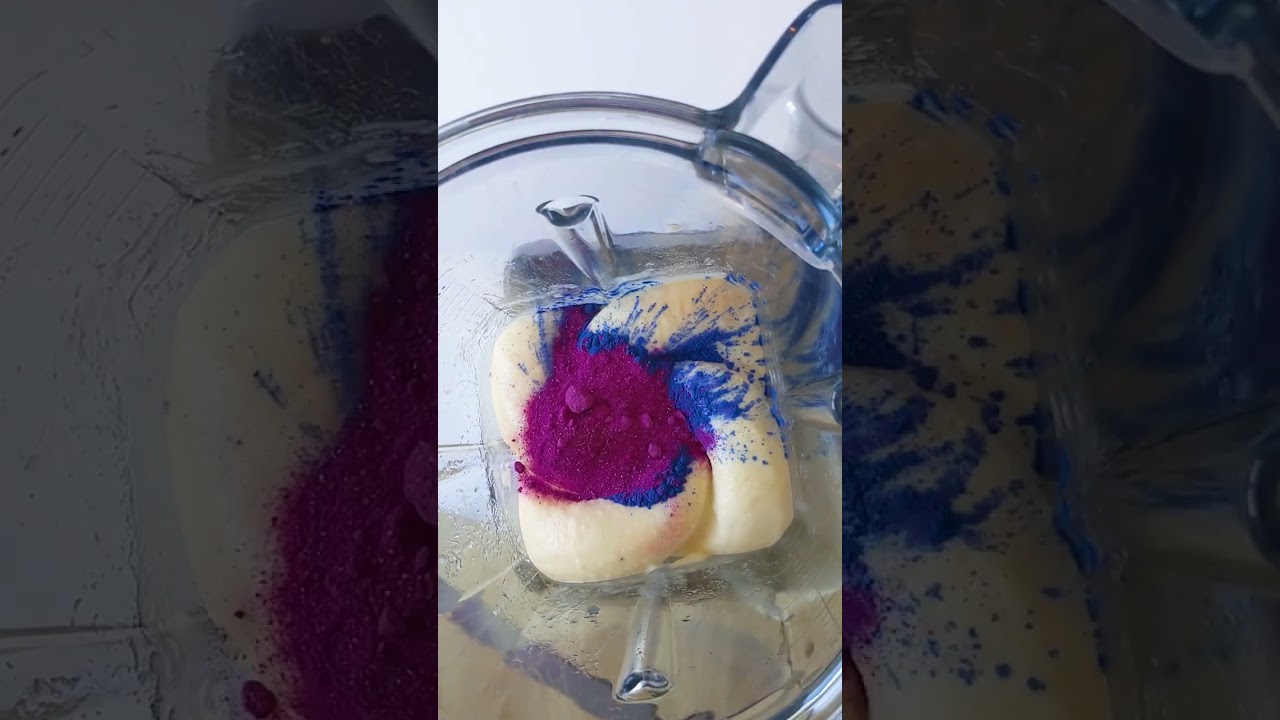 What colour do you think this smoothie will be? 🤯
