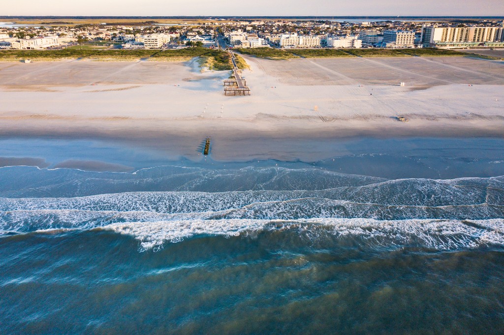 Body of 14-year-old who vanished in ocean during school trip found
