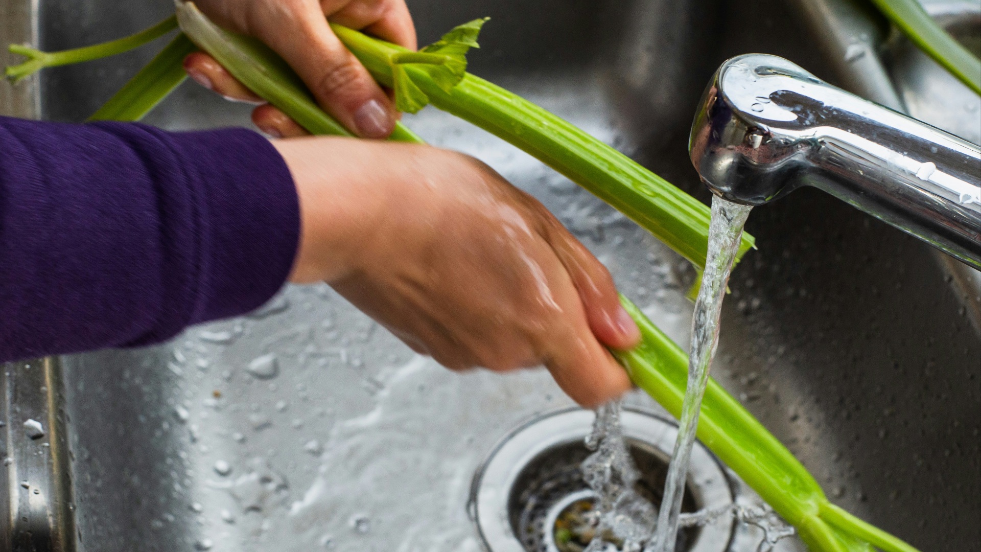10 common produce-washing mistakes you don't want to make & 10 better ...