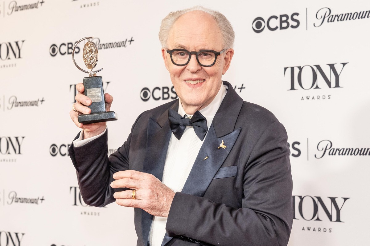 12 of the tallest actors in Hollywood