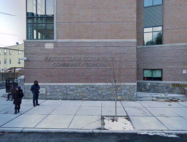 6th-grader chokes to death in NY school during apparent TikTok challenge