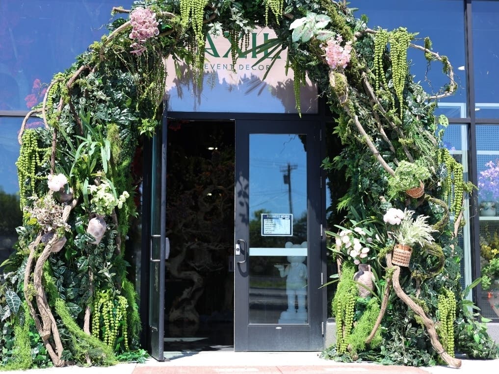 New event decor store opens in Hazlet