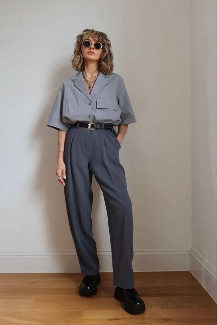 Baju abu-abu cocok dengan celana warna apa? Ini 7 pilihannya
