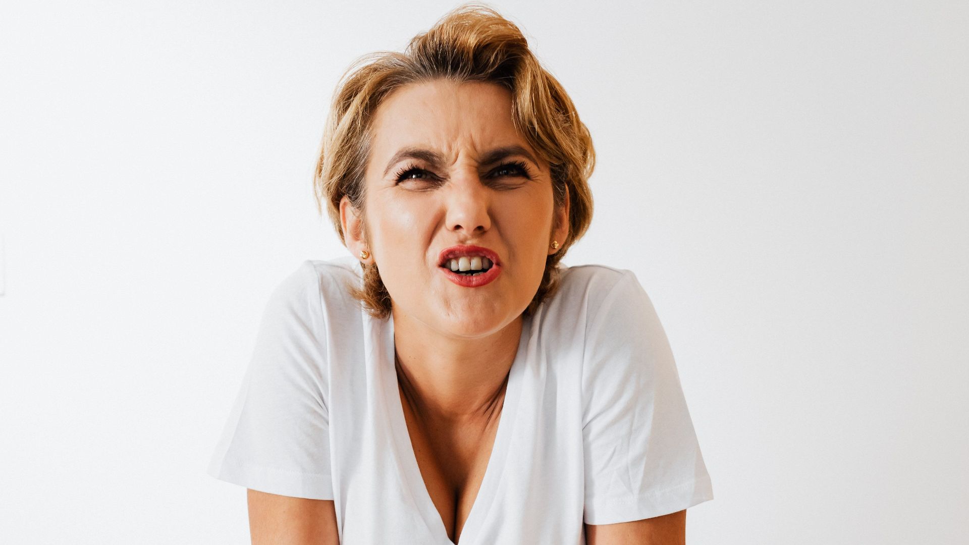 20 nice things men do that women actually hate