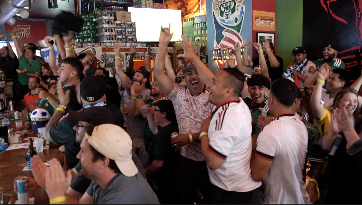 Fans pack Highbury Pub in Milwaukee for World Cup