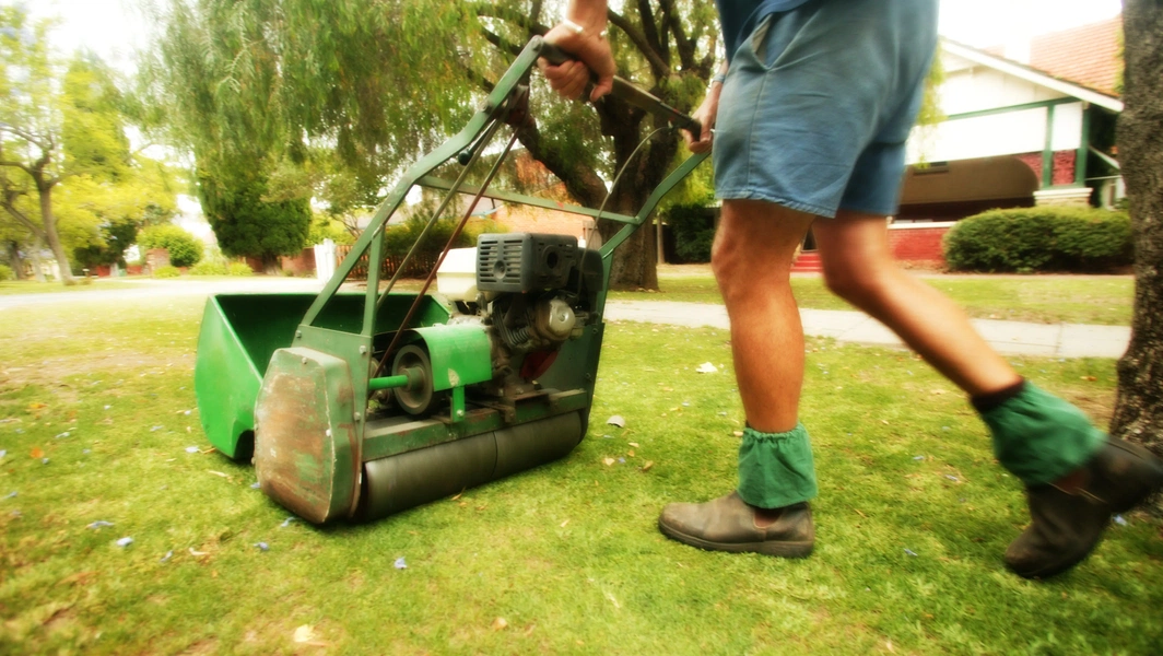13 lawn mower mistakes that damage grass and equipment