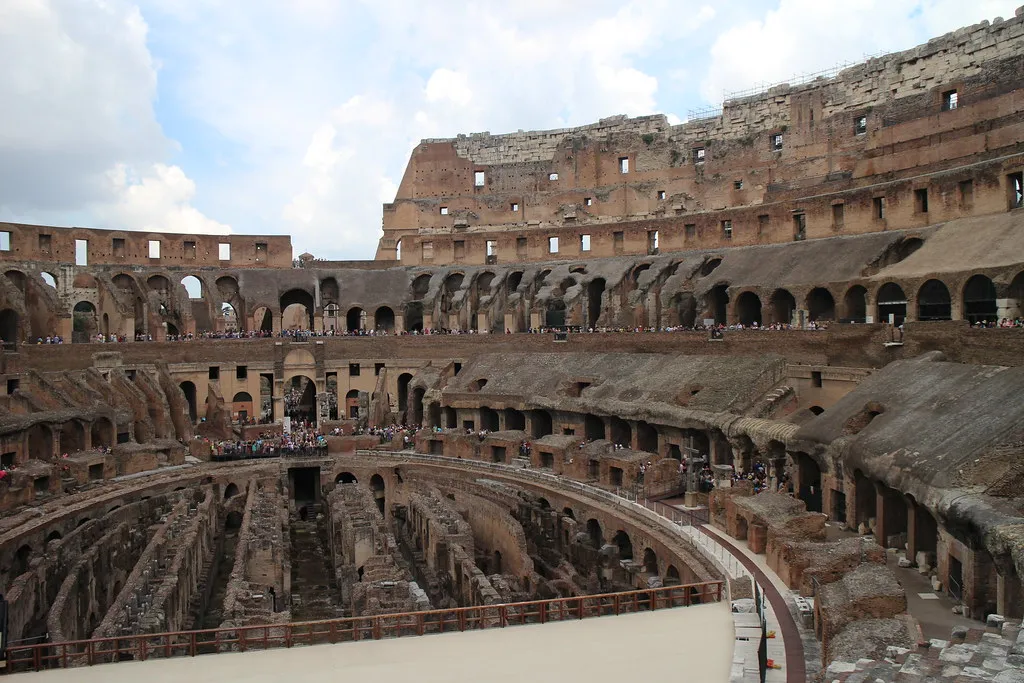 Most tourists completely drive past 7 secret small towns in Italy