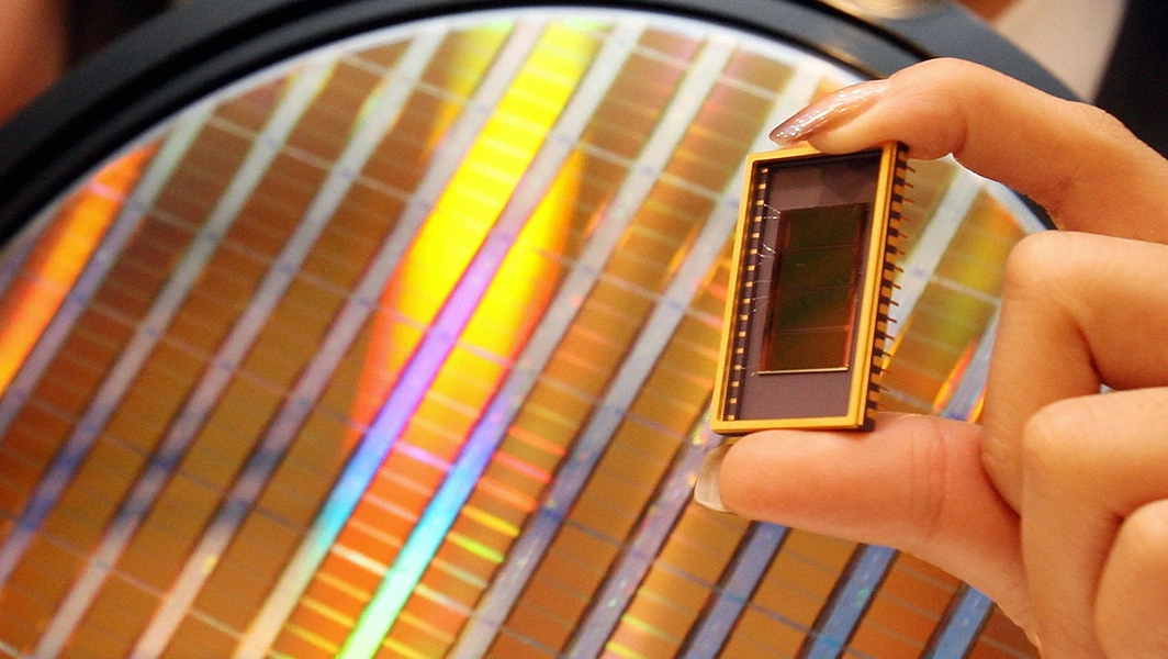 Why SSDs lose data over time