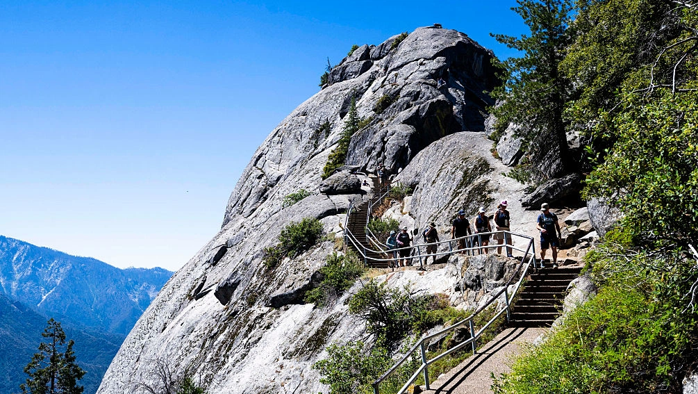 Dangers and disappearances in US national parks